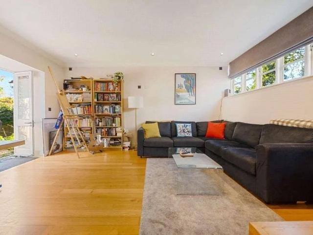2 Bed Terraced House, Jack Straws Castle, NW3