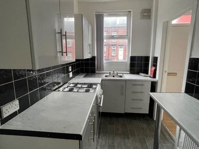 2 Bed Terraced House, Leeds, LS9