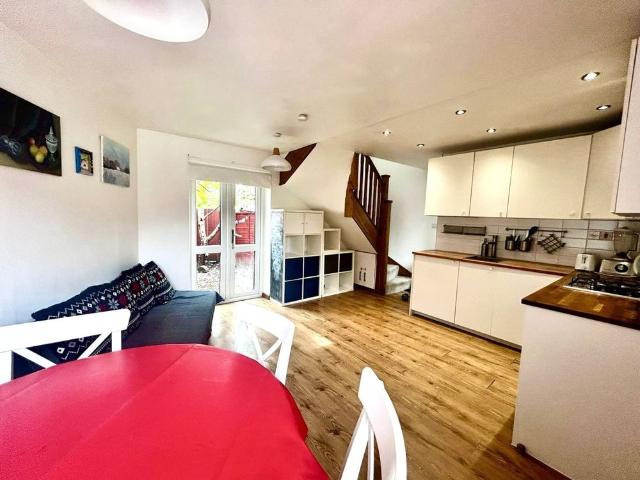 2 Bed Terraced House, Linton Gardens, E6