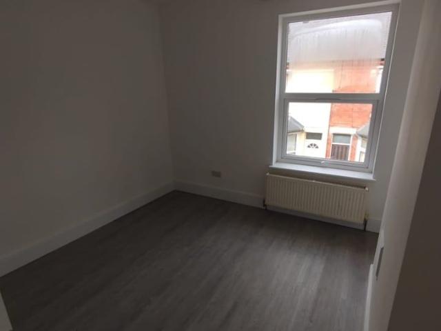 2 Bed Terraced House, Newark Avenue, NG2