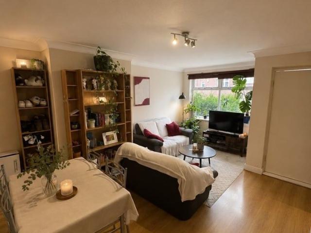 2 Bed Terraced House, Norman View, LS5