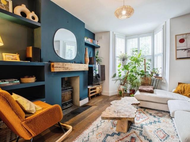 2 Bed Terraced House, Nunhead Green, SE15