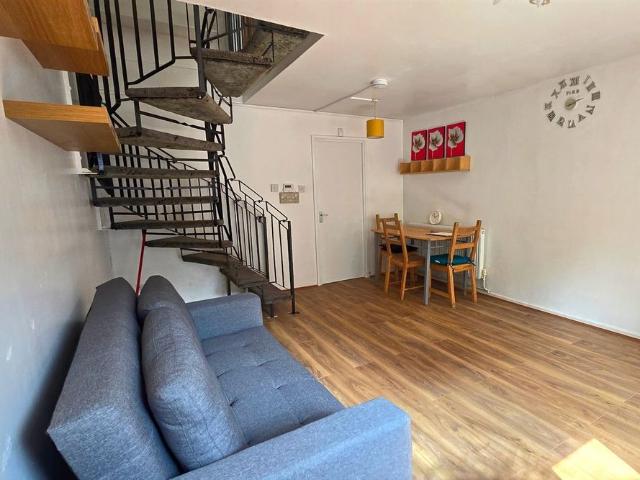 2 Bed Terraced House, Oakley Close, E6