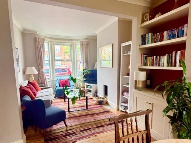 2 Bed Terraced House, Oakley Road, SE25