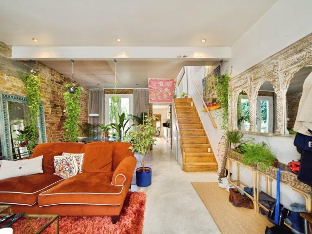 2 Bed Terraced House, Prowse Place, NW1
