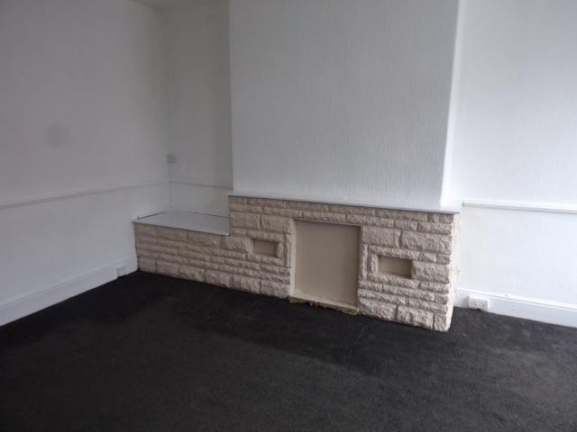 2 Bed Terraced House, Raincliffe Grove, LS9