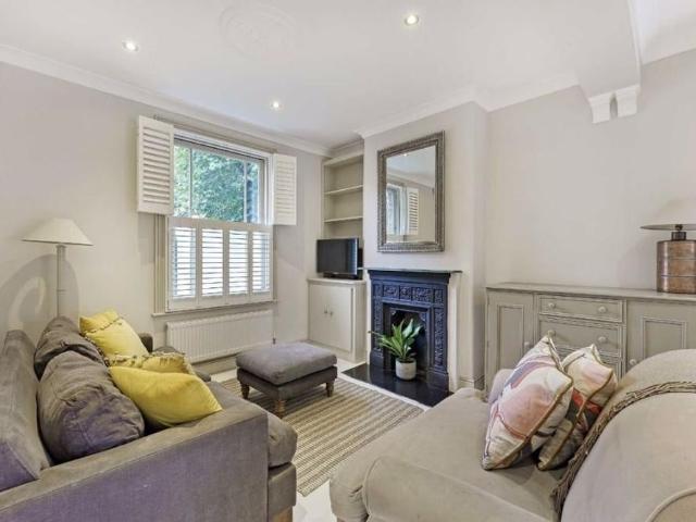 2 Bed Terraced House, Sabine Road, SW11