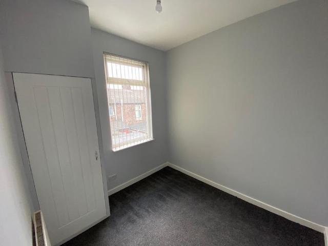 2 Bed Terraced House, Stonehill Street, L4