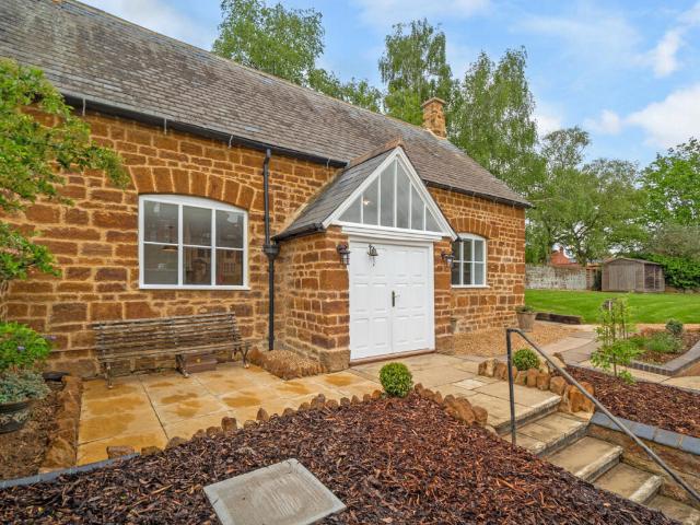 2 bed terraced in finedon
