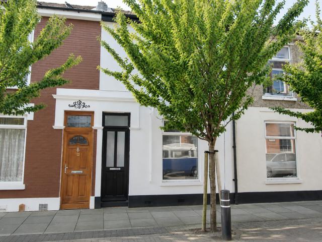 2 bed terraced in portsmouth