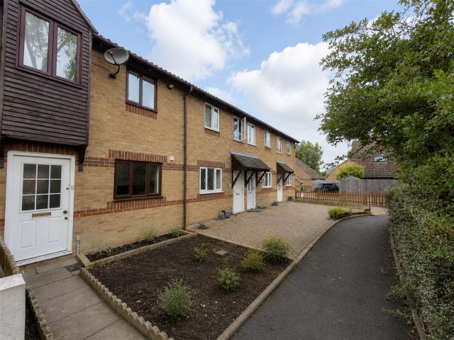2 bed terraced in portsmouth