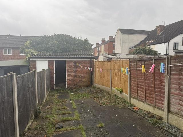 2 bed to rent Blake Street, DE7