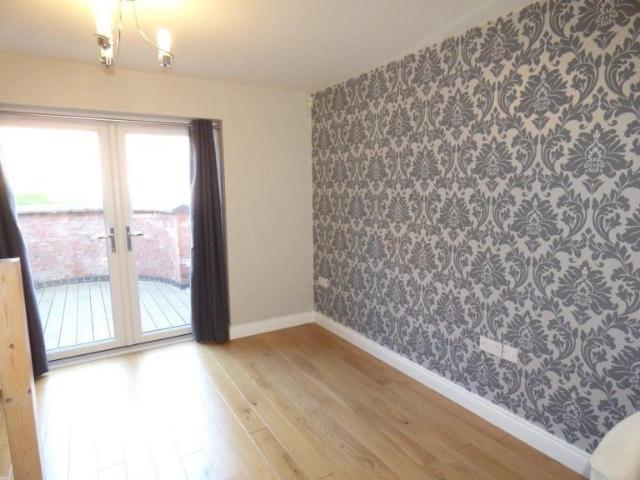 2 BED Town house To rent