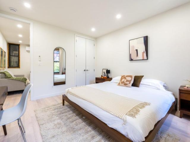 2 Bed Upper East Side beauty Fully furnished!