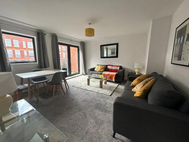 2 bed Upper Floor Flat for Rent