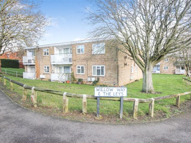 2 bed Upper Floor Flat for Rent