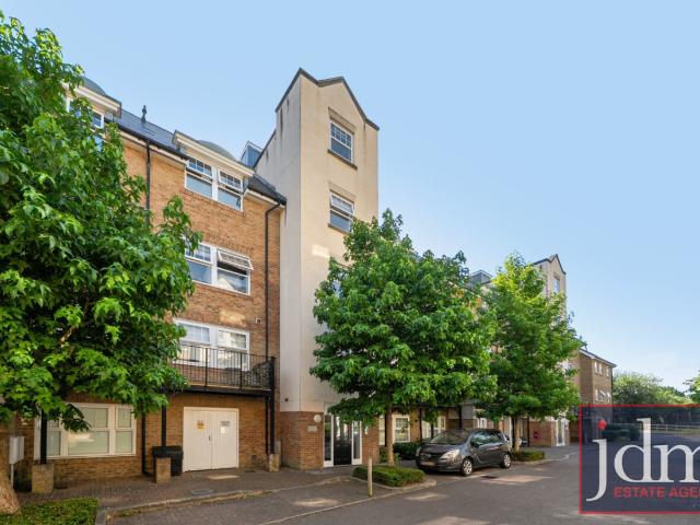 2 bed Upper Floor Flat to Let for rent in Trinity Village, Bromley