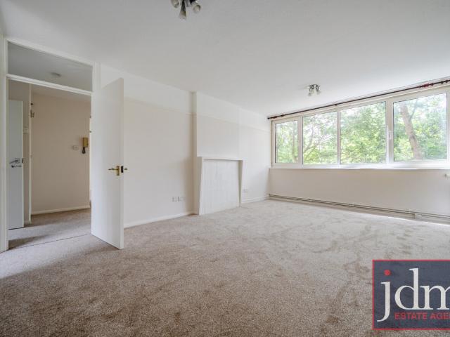 2 bed Upper Floor Flat to Let for rent in Blackheath, London