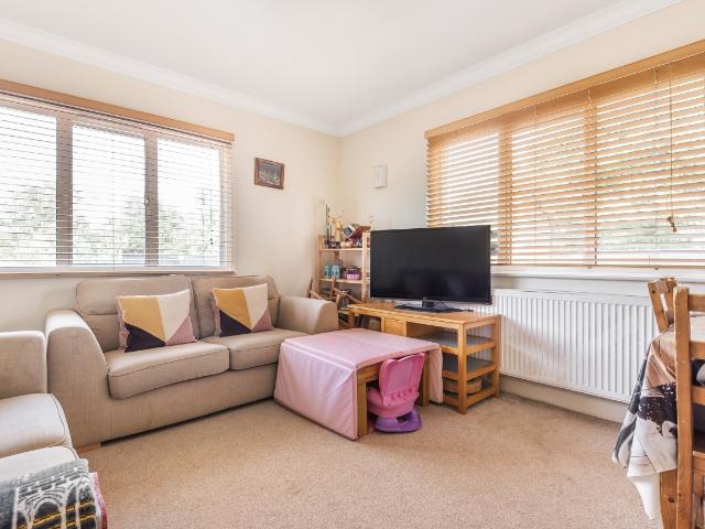 2 bed Upper Floor Flat to Let for rent in Lee Church Street, Lewisham, London