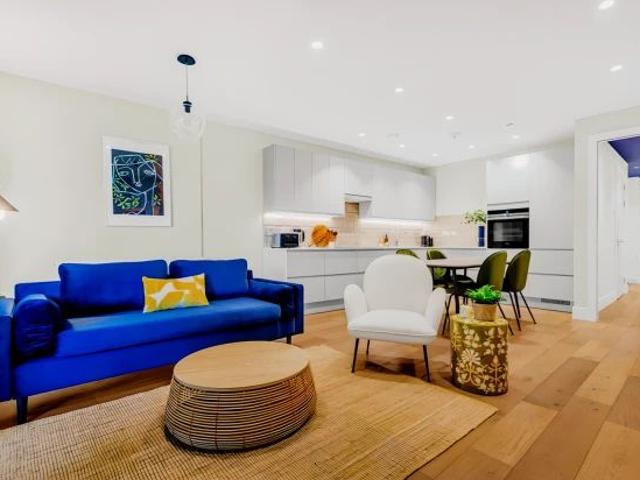 2 Bed with outdoor patio