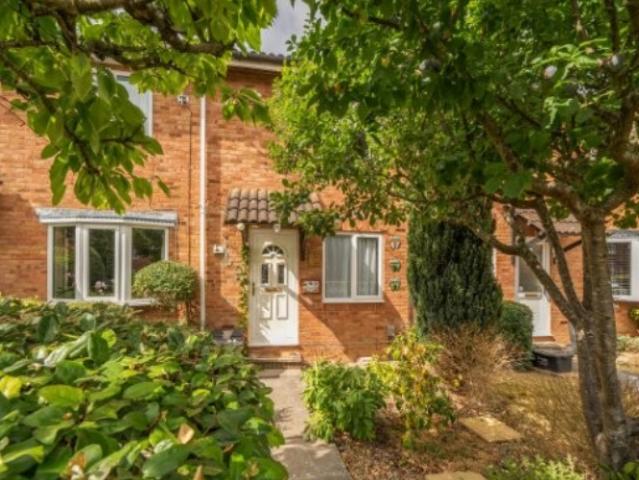 2 bed with garage for rent in Freshbrook, Swindon