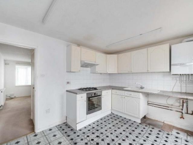 2 bed with garage for rent in Freshbrook, Swindon