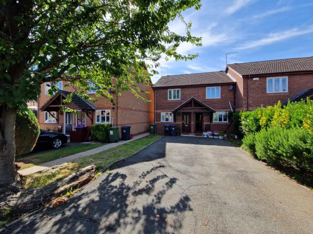 2 Bed Accommodation in Styles Close, Leamington Spa