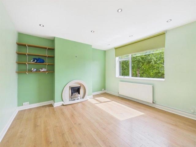 2 BED Apartment To rent