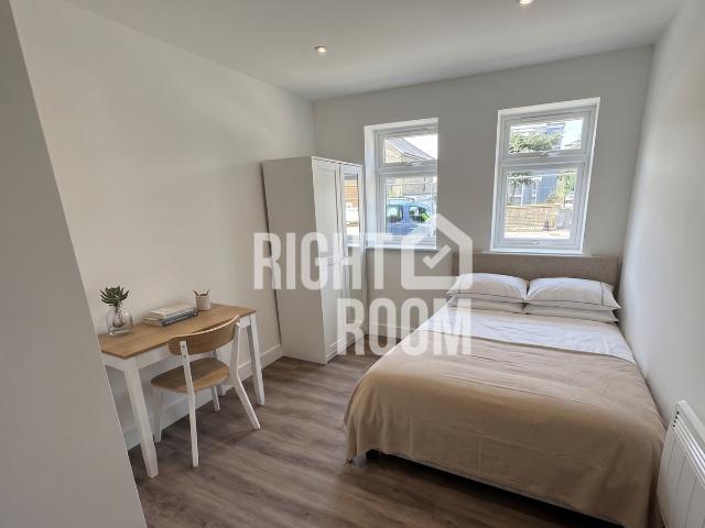 2 Bed Apartment, Anglesea Road, Southampton SO15, 2 bed flat to rent, £1,300 pcm | PrimeLocation