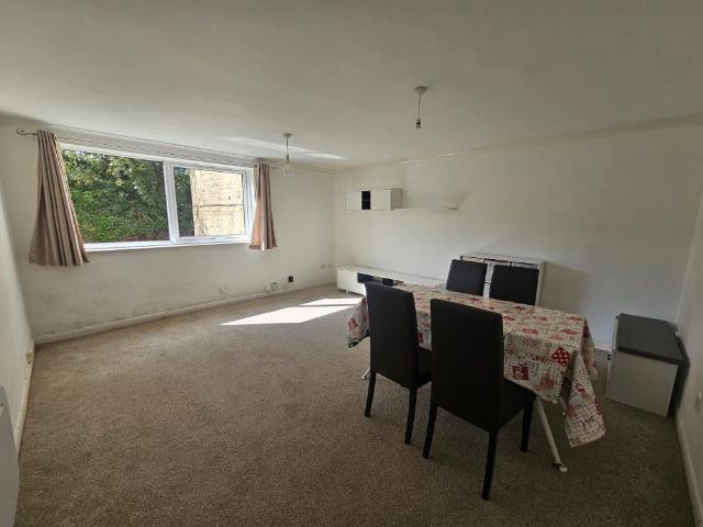 2 Bed Apartment Albert Road Leicester LE2 Ace Properties