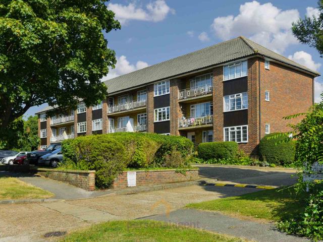 2 bed apartment available