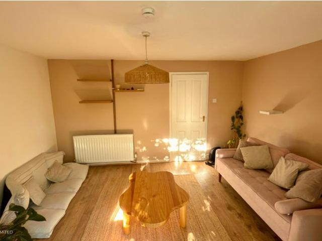 2 Bed Apartment | East Road| Council Tax included