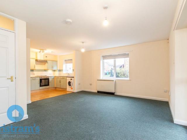 References Pending 2 bed Apartment