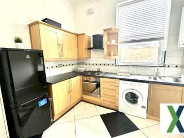 2 bed apartment in this period conversion in Elgin Avenue, Maida Vale, London, W9 Ref: 1891