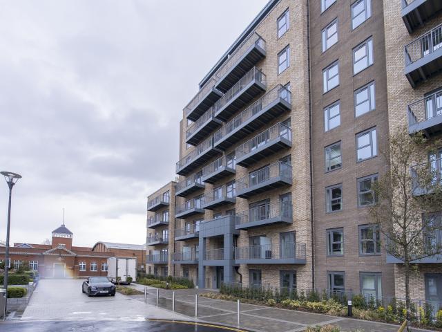 2 bed apartment, London NW9