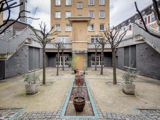 2 Bed apartment with gym and concierge