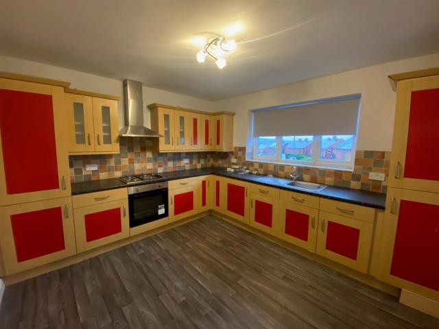 2 bed Apartment To Let in in Westerley Way, Shelley, Huddersfield
