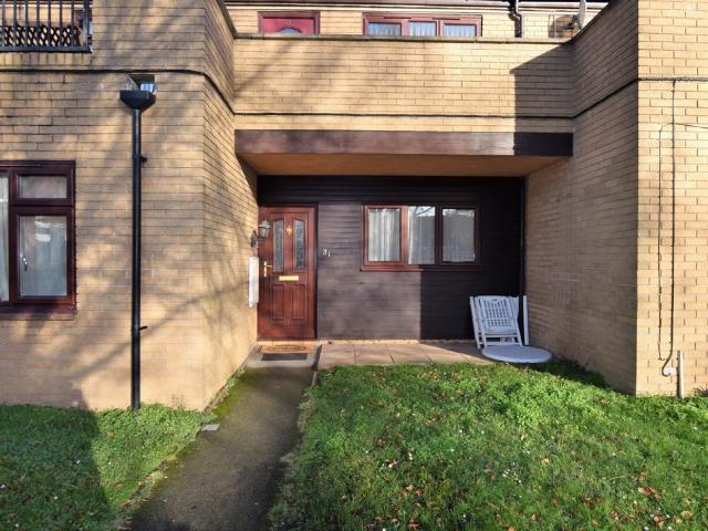 2 bed Apartment To Let
