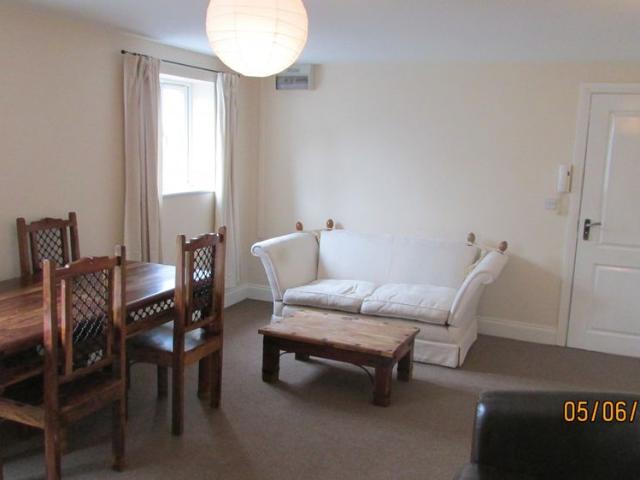 2 bed Apartment To Let