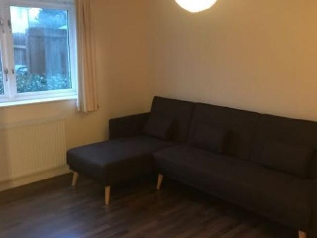2 bed Apartment To Let