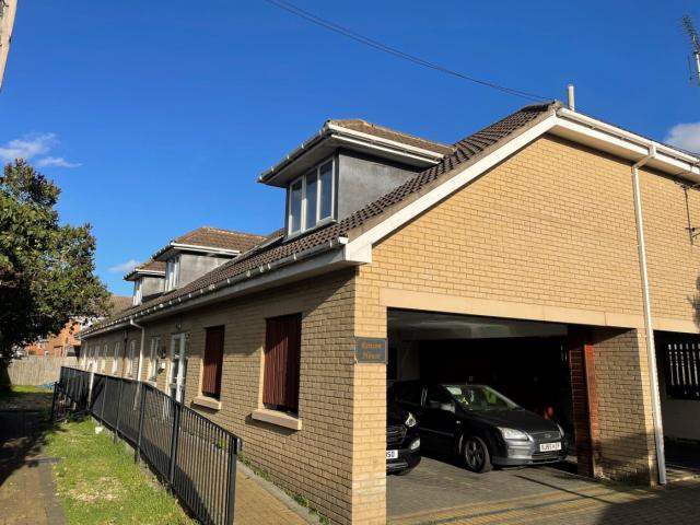 2 bed Apartment To Let