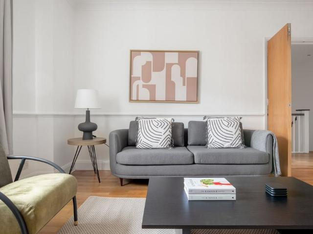 2 bed Apartment To Let