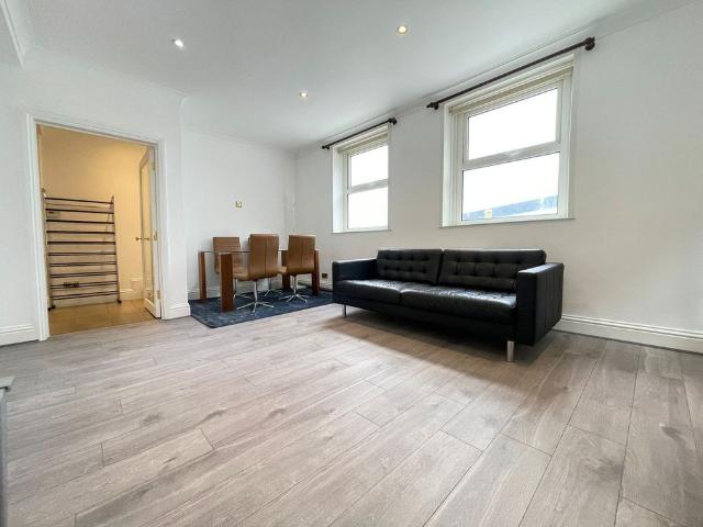 2 bed Apartment To Let