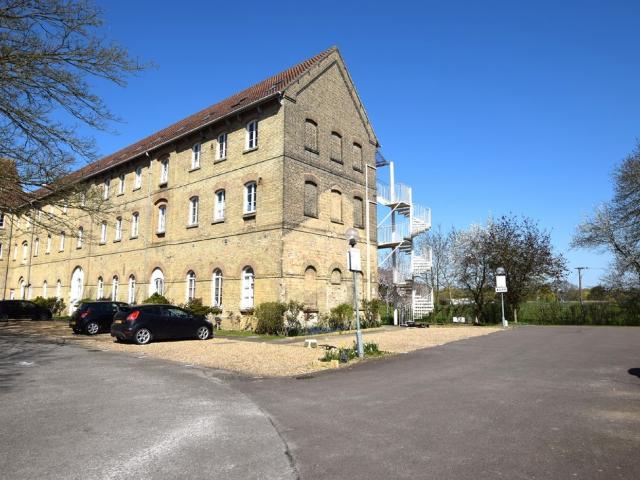 2 bed Apartment To Let