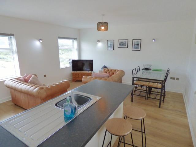 2 bed Apartment To Let