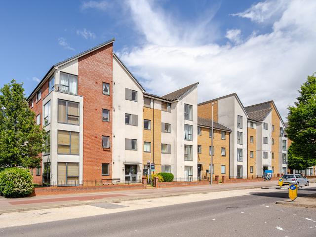 2 bed Apartment To Let
