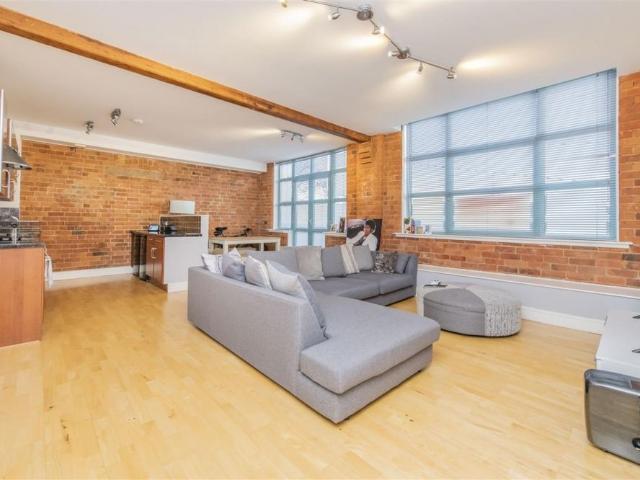 2 bed Apartment To Let