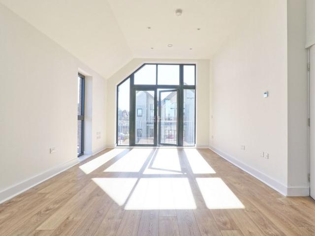 2 bed Apartment To Let