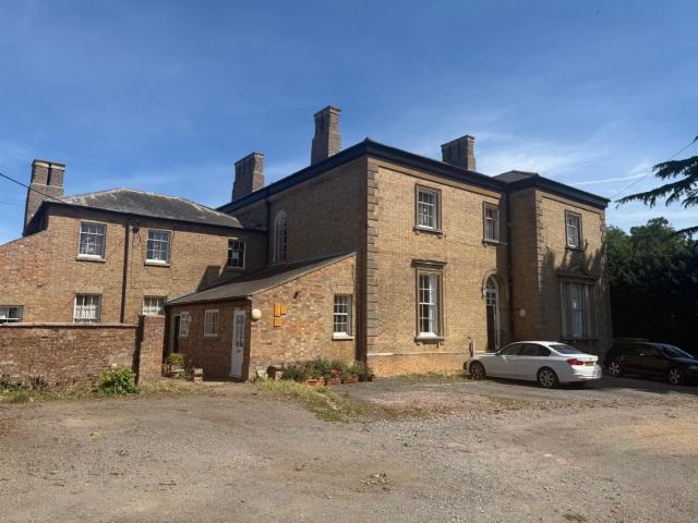 2 bed Apartment To Let