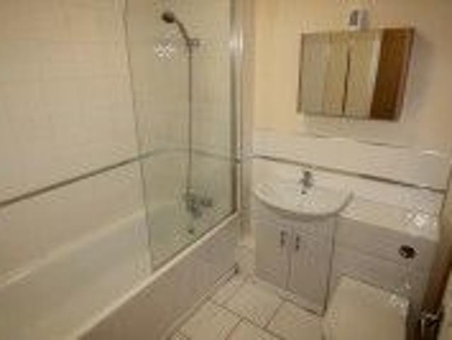 2 bed Apartment To Let